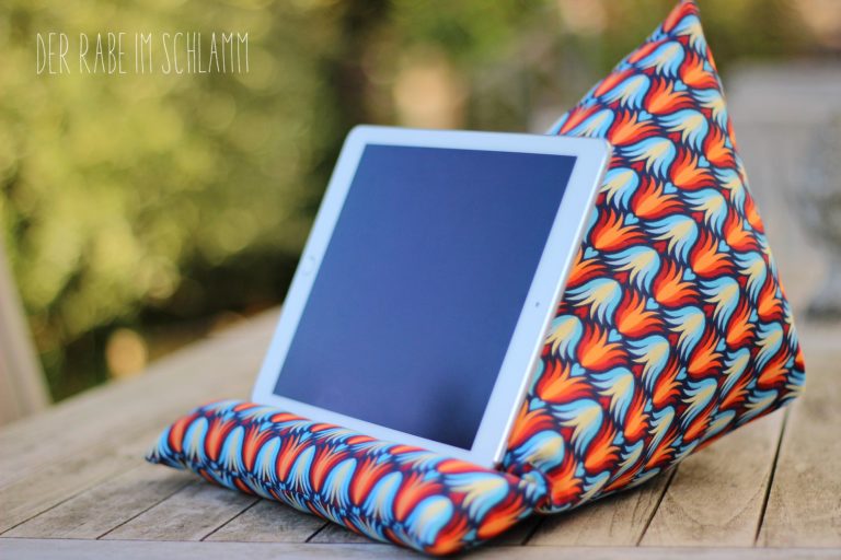 Ein Tablet-Kissen für´s iPad - Der Rabe im Schlamm